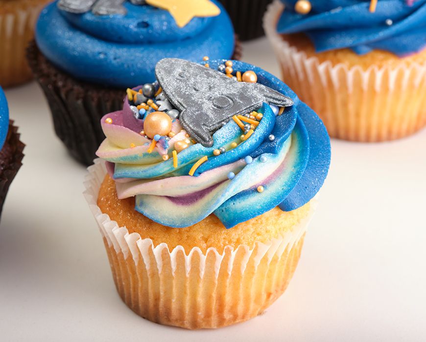 Cupcakes That Look Like Planets Spaceships And Planet Cupcakes