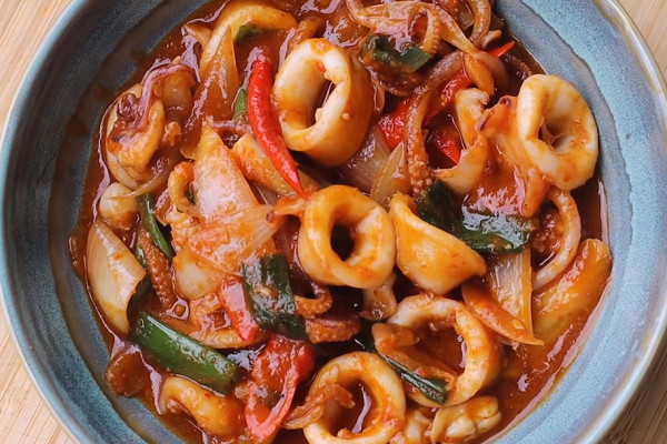 Resep Cumi Asam Manis Lezat dan Cara Praktis Membuatnya Resep Cumi Asam Manis Lezat dan Cara Praktis Membuatnya