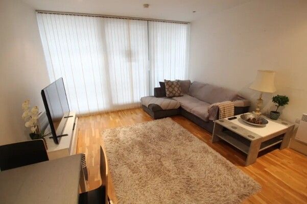 DOUBLE BEDROOM AVAILABLE - RoomMates FlatMates HouseMates Share ...