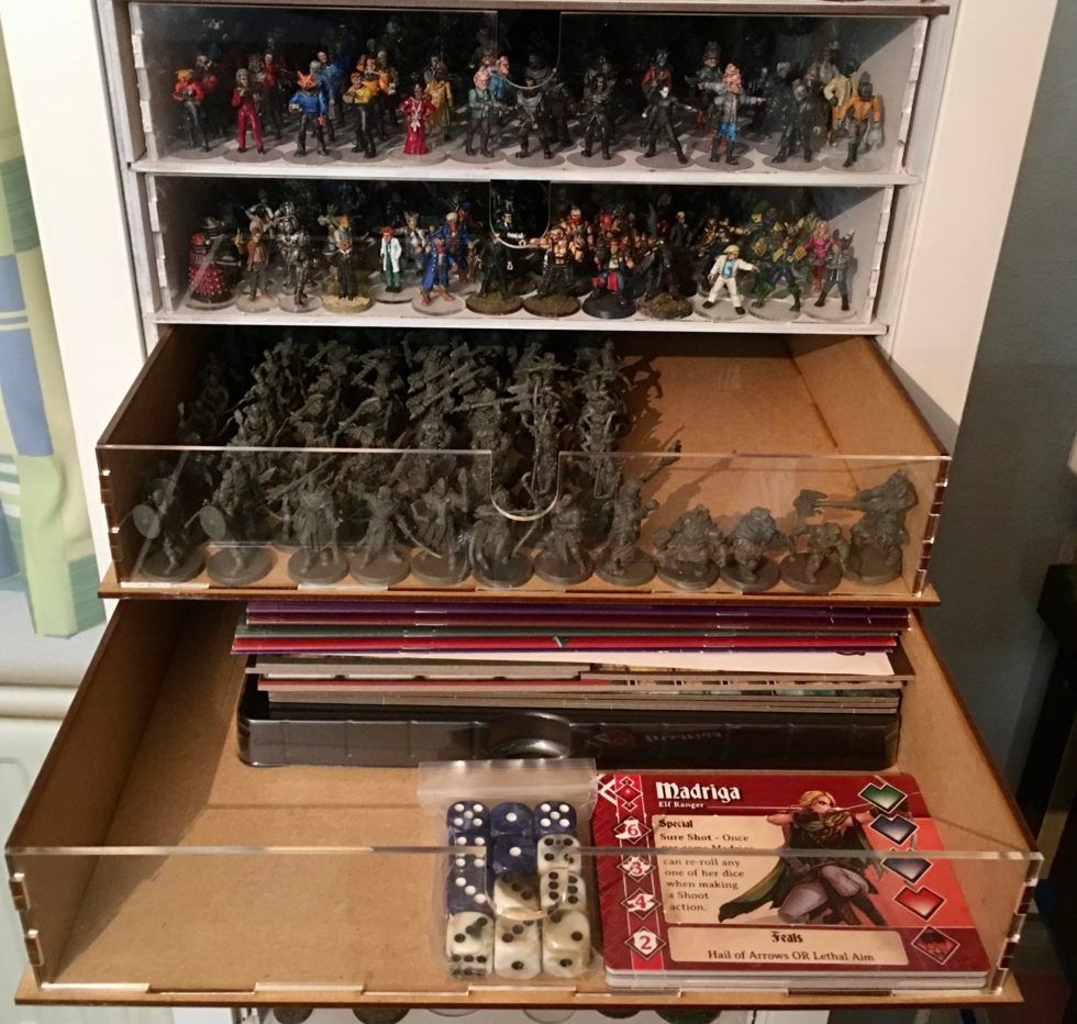 Storing a huge number of figures in an IKEA Kallax Unit - Sally 4th