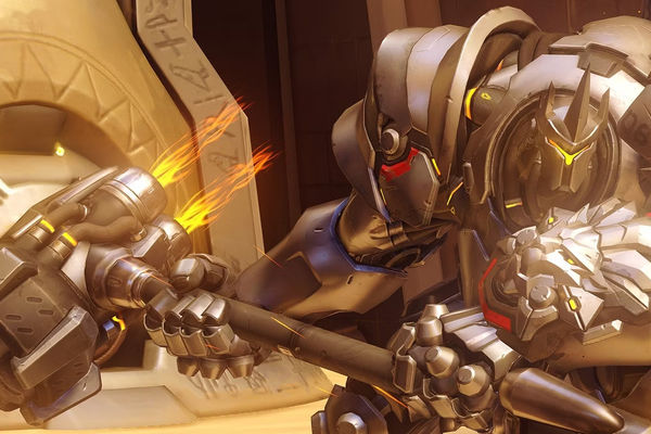 Overwatch 2 Fan Creates Life-Sized Reinhardt Hammer Overwatch 2 Fan Creates Life-Sized Reinhardt Hammer