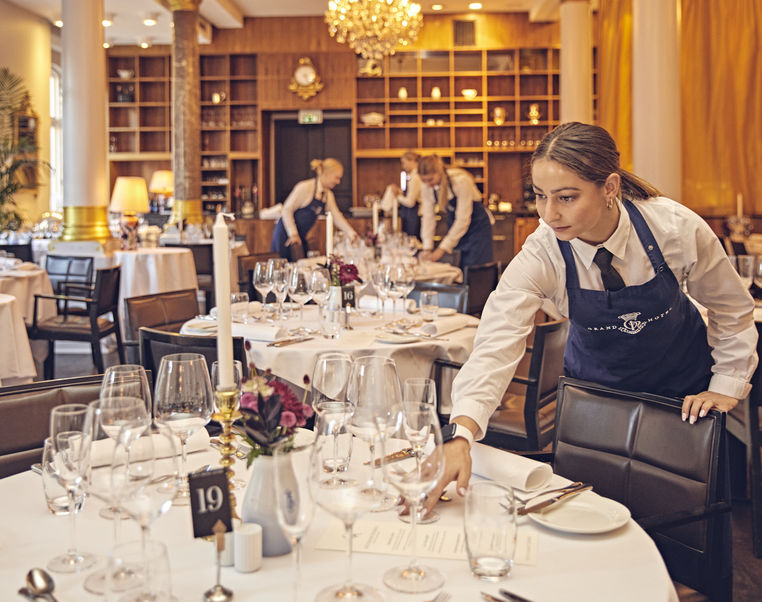 First Hotel Grand | Book dit arrangement