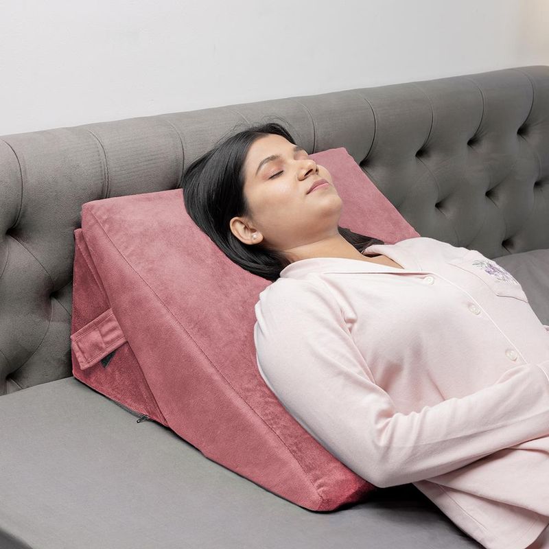 Buy Sleeping Wedge Pillow Online at Prices from ₹2048 | Wakefit