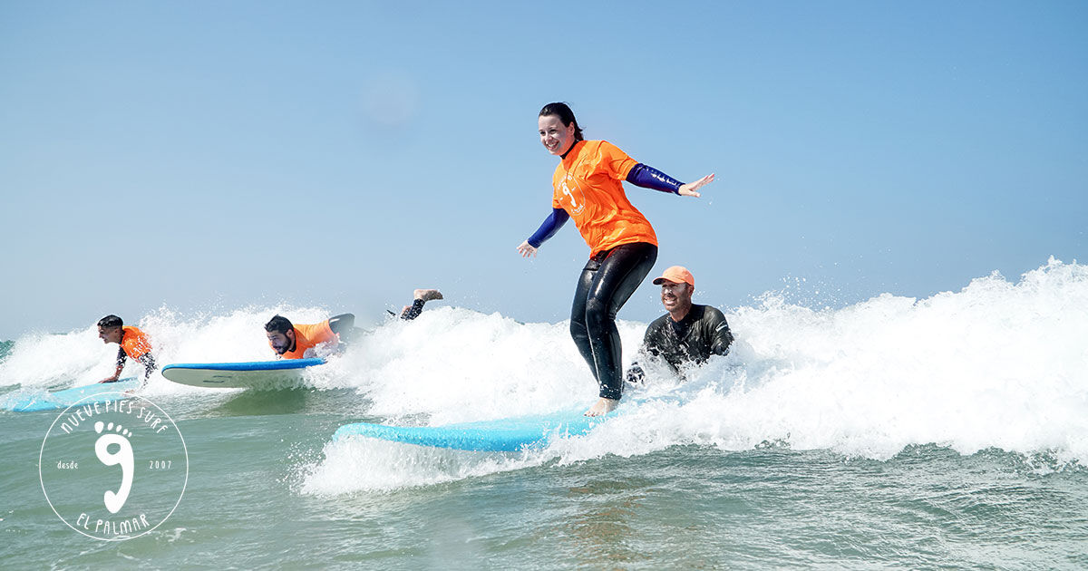 Initiation surf lessons at El Palmar | 9 Pies school