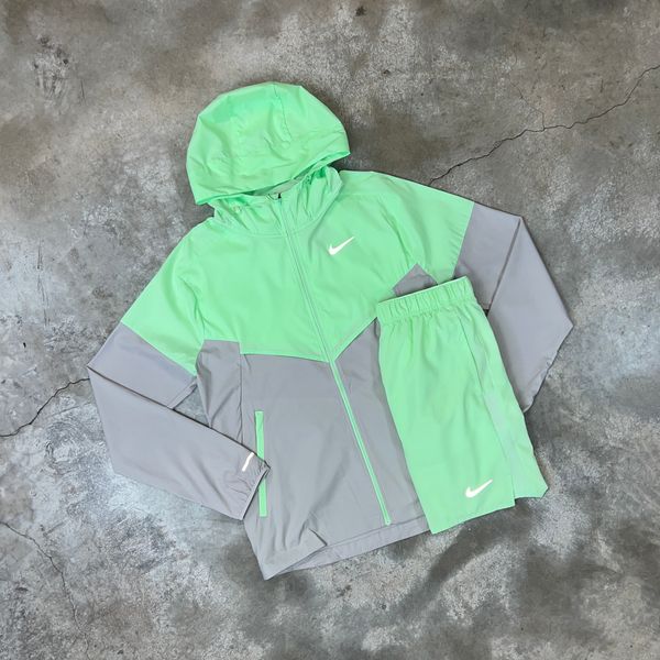 Bennetts - Nike Windrunner Set