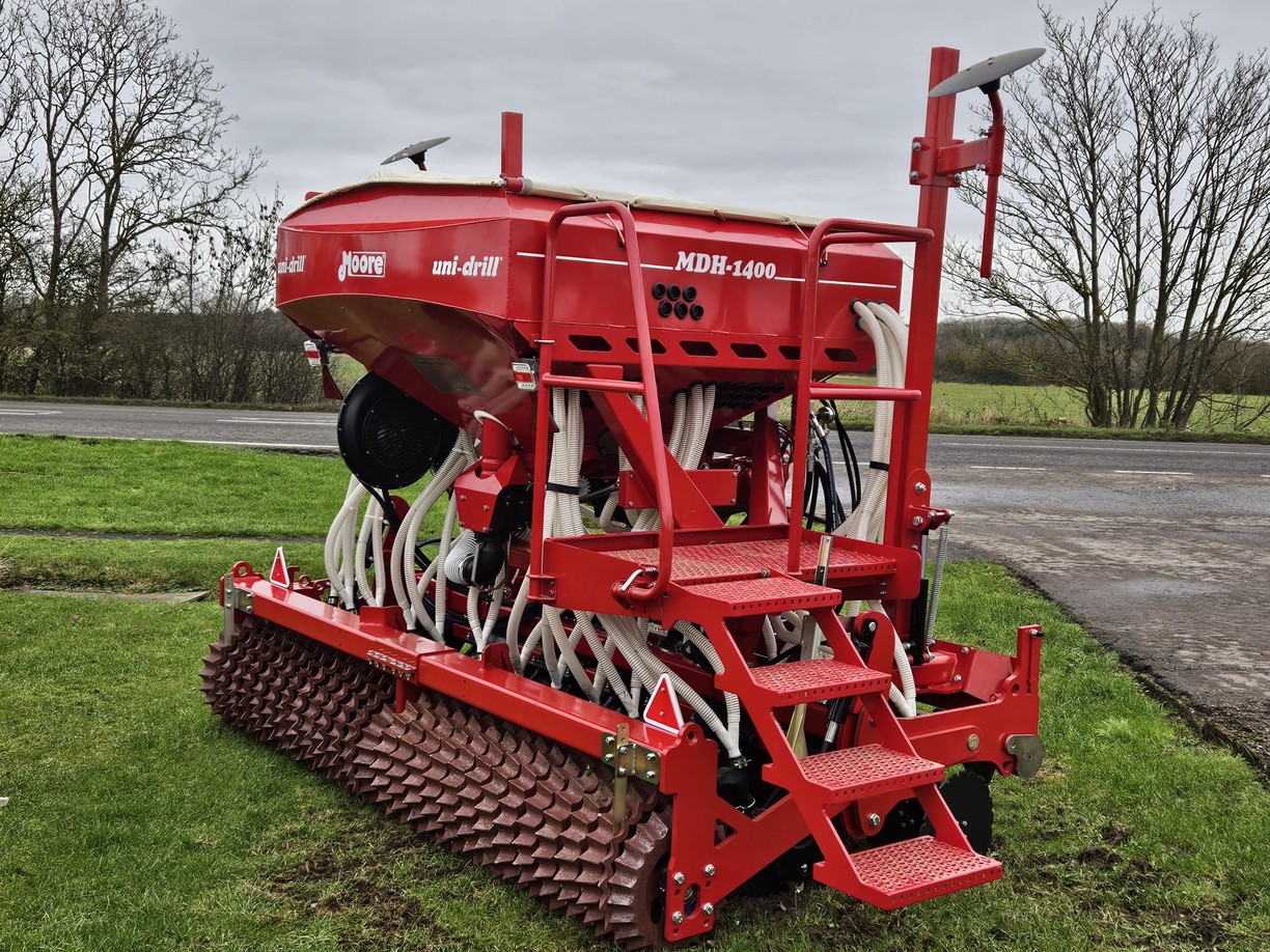 MDH-1700 Dual Hopper - Moore Unidrill®