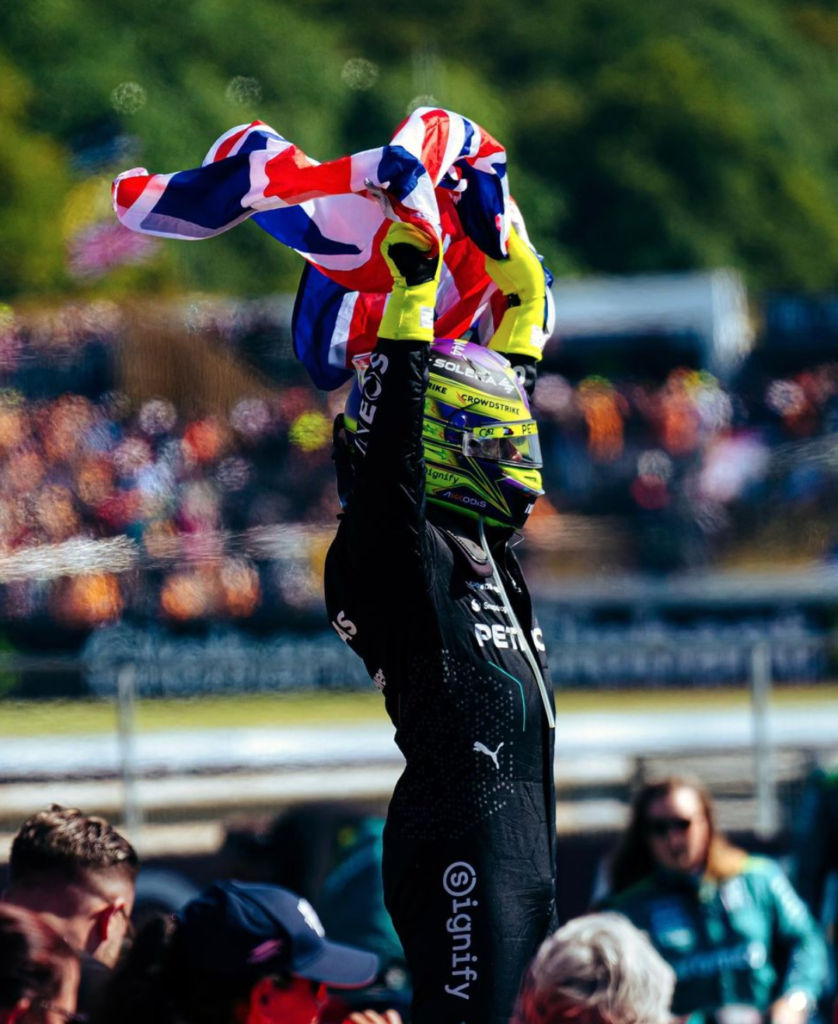 Lewis Hamilton torna a vincere, a casa sua!