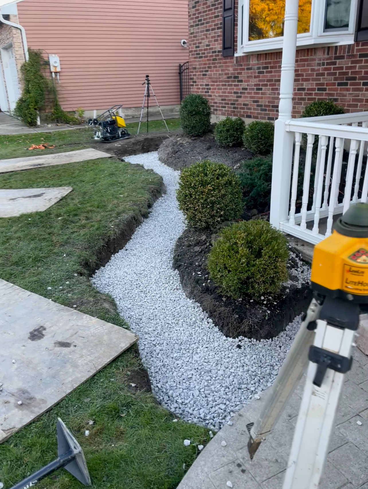 Elegant Retaining Wall and Landscaping with Unilock Pisa Blocks ...