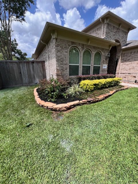 Flower Bed Installation and Hardscape Edging Transformation | Valentin ...