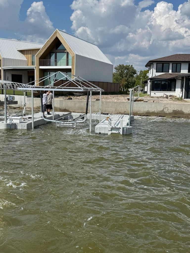 U-Shaped Dock and Sunstream Boat Lift in Lincoln | MD Aquatics