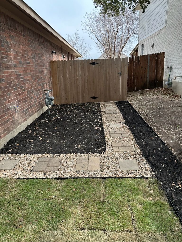 Side Yard Pathway Landscaping | Straight Edge Landscaping