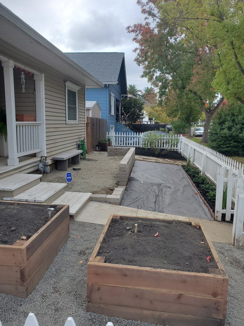 Front Yard Transformation: Planters and Artificial Grass | Guerrero ...