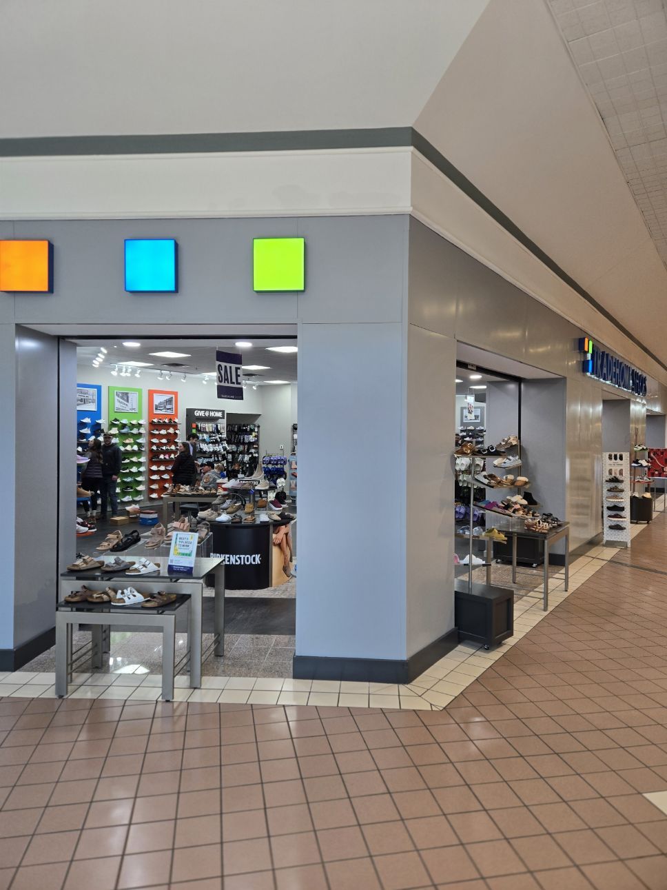 Metal Storefront Cladding for Minneapolis Mall Shop | Iron Ridge ...