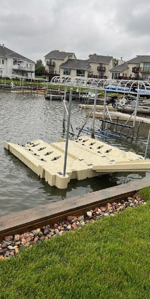 Innovative Floating Dock Installation in Nebraska | MD Aquatics