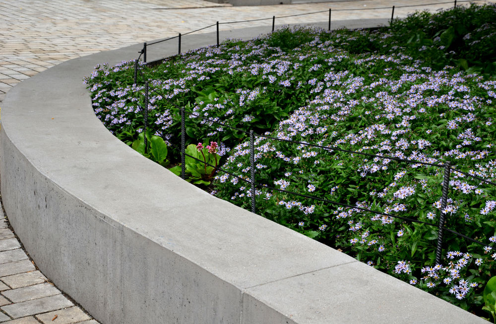 Sitting Walls for Your Landscape | Guerrero Landscaping Inc