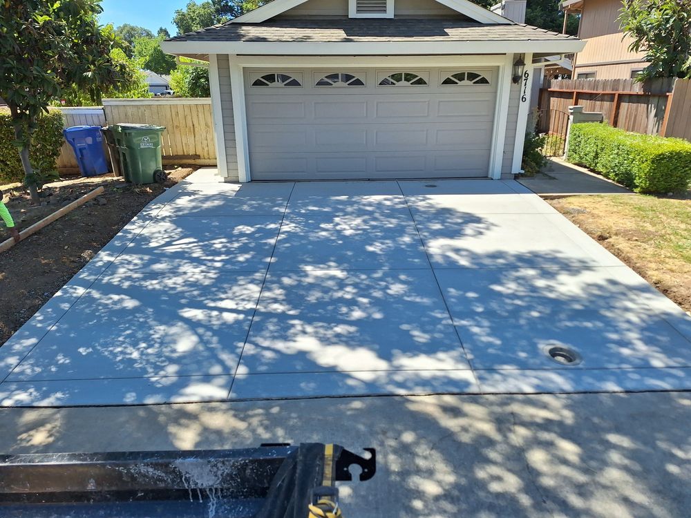 Concrete Driveways Services | Delta Concrete Inc.