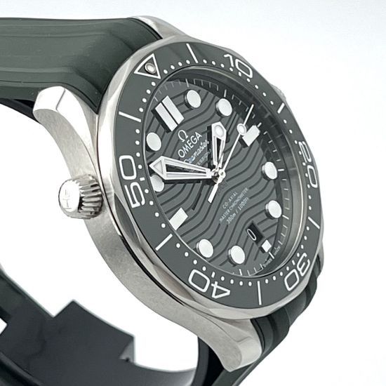 Luxury Watch Den. Omega Seamaster Diver 300M Seaweed Green