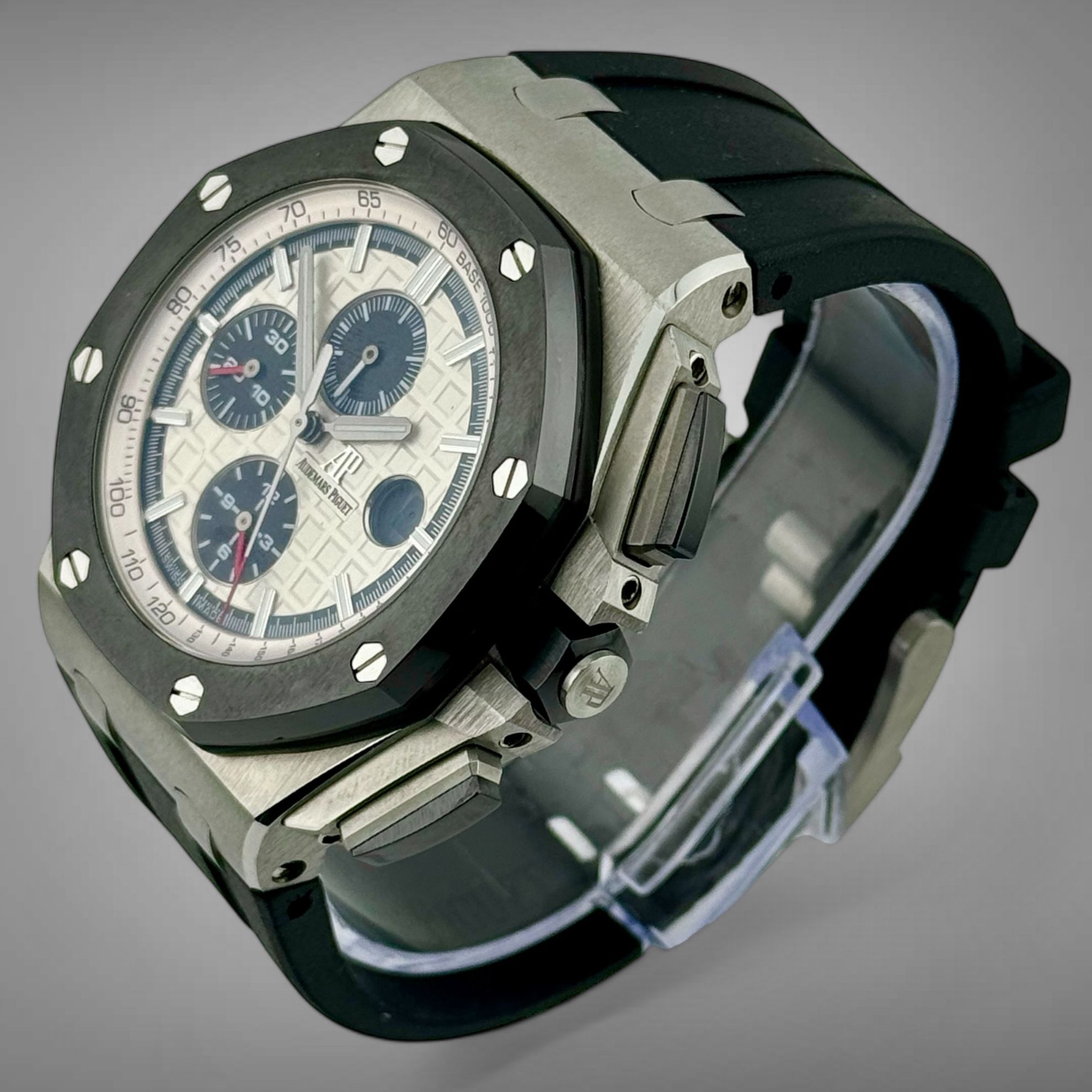 Luxury Watch Den. Audemars Piguet Royal Oak Offshore 26400SO Panda