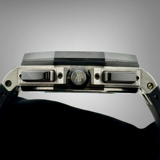 Luxury Watch Den. Audemars Piguet Royal Oak Offshore 26400SO Panda