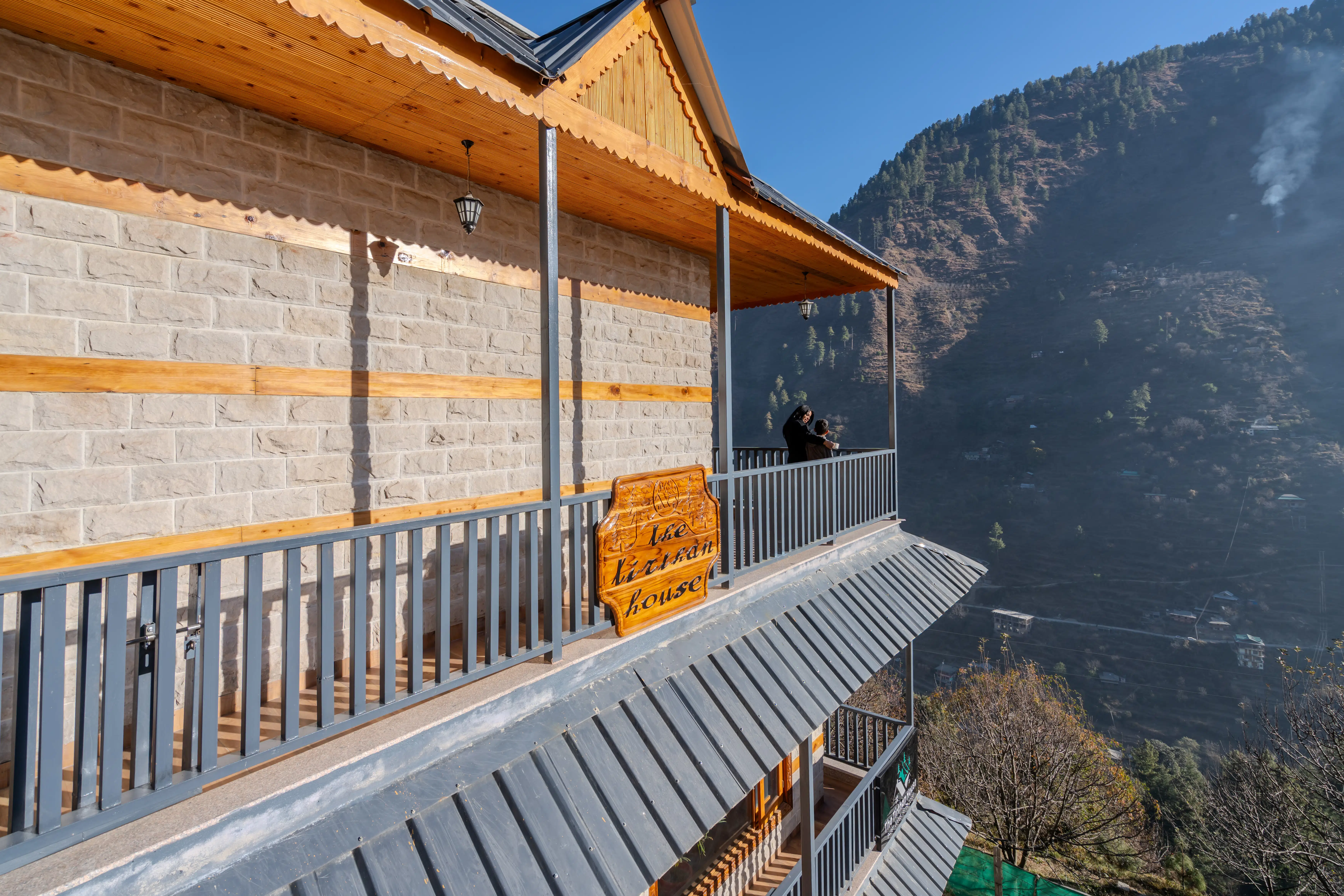 Book 2 Bedroom The Tirthan House ~ Terrace View Villa in Tirthan Valley