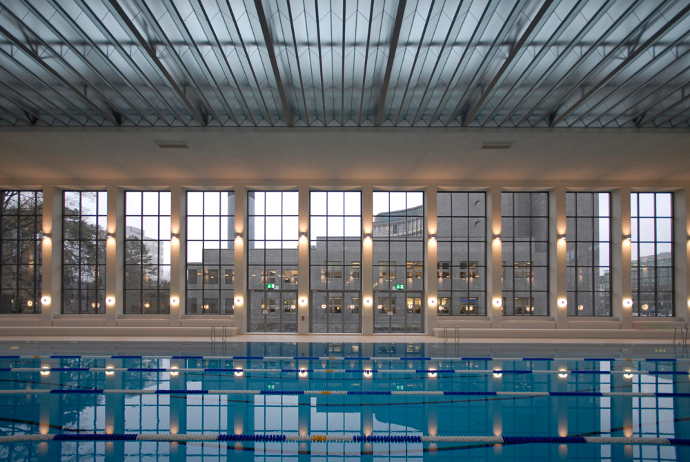 Hochparterre - Zürich: City-Hallenbad vor der Eröffnung