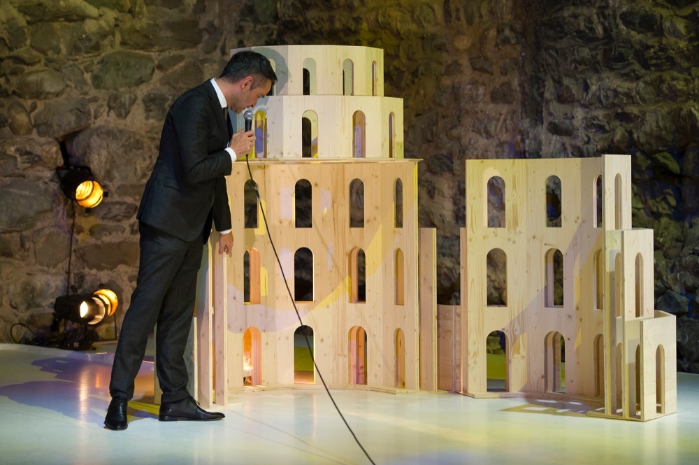 Hochparterre - Theaterturm auf dem Julierpass