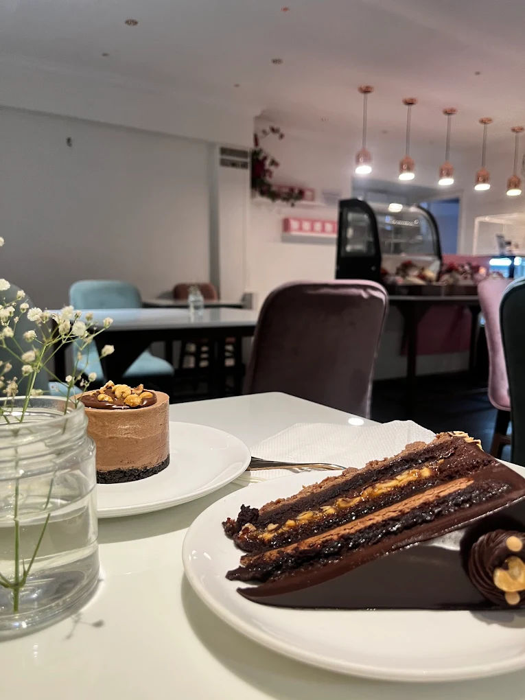 8 Must-Try Pastries in Ahmedabad | Best Pastry Shops & Dessert