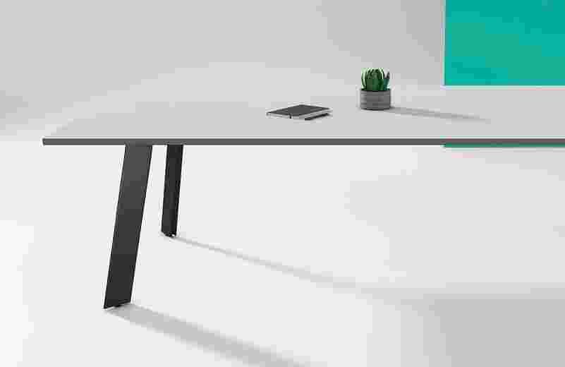 Blade Table & Leaner – modular table system | Vidak