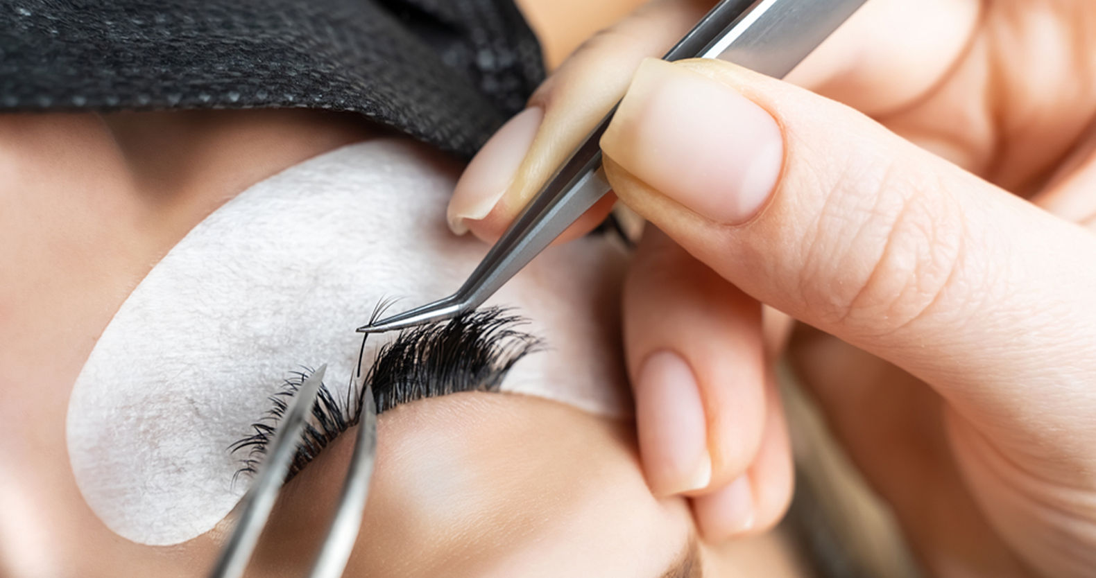 Russian Eyelash Extension Course Dubai| Mirrors Institute of Aesthetics