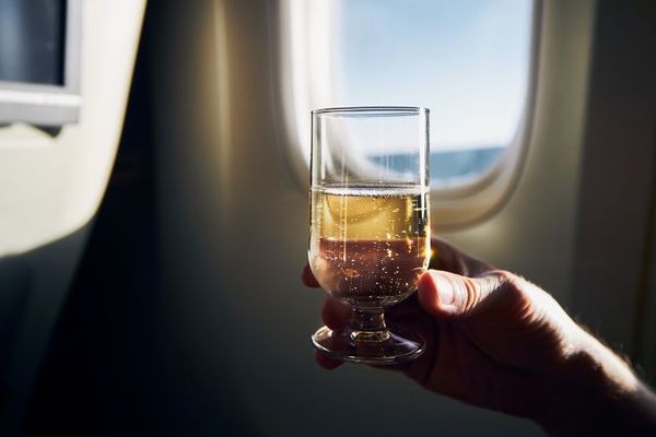 Avoid Alcohol Before Napping During Flights for Better Health and Sleep