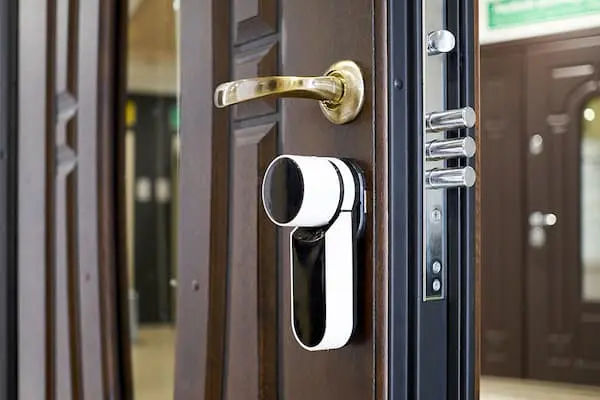 Smart Door Lock Vs Traditional | (7 Key Differences) - Nerd Plus Art