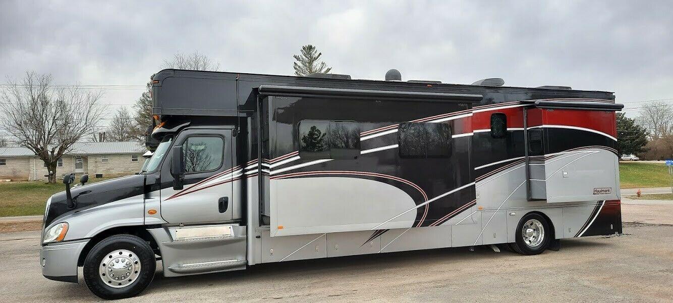 2014 Freightliner Cascadia camper [loaded with everything] @ Campers ...