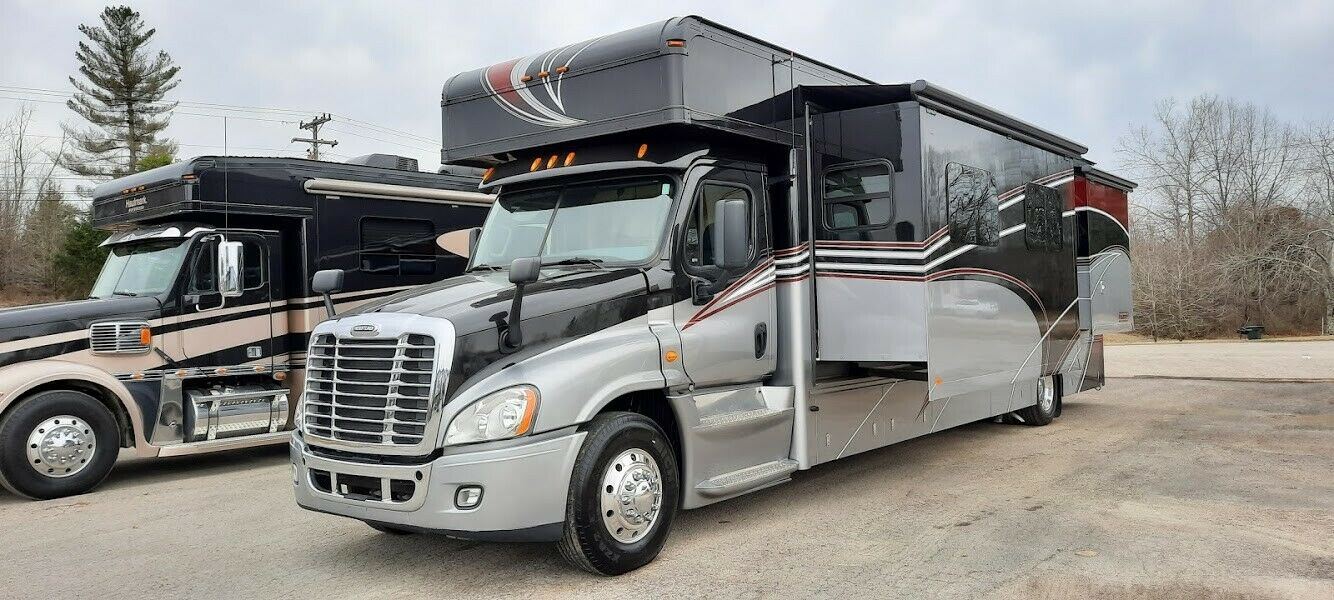 2014 Freightliner Cascadia camper [loaded with everything] @ Campers ...