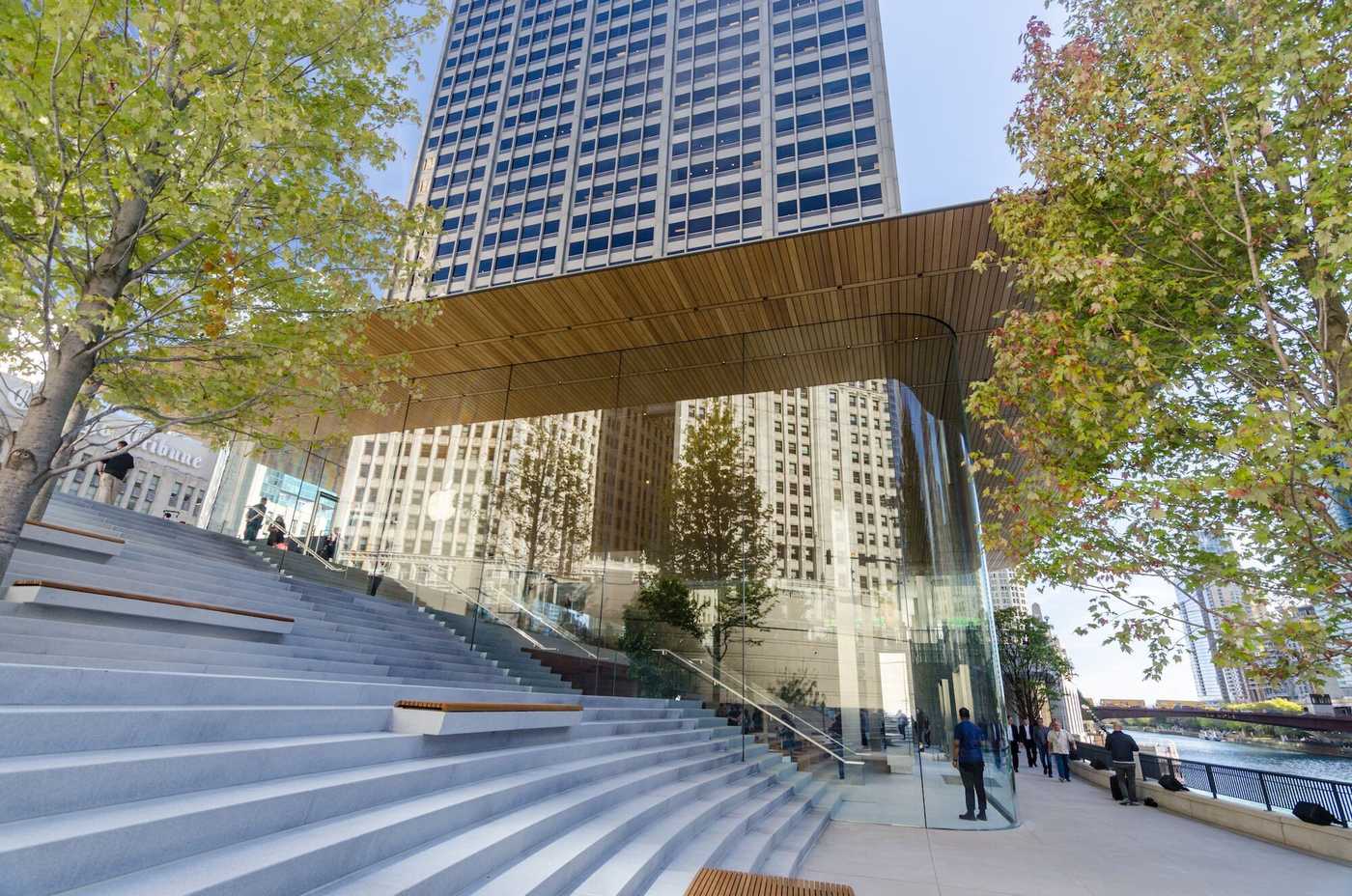 Apple Store on Michigan Avenue | Chicago Architecture Center