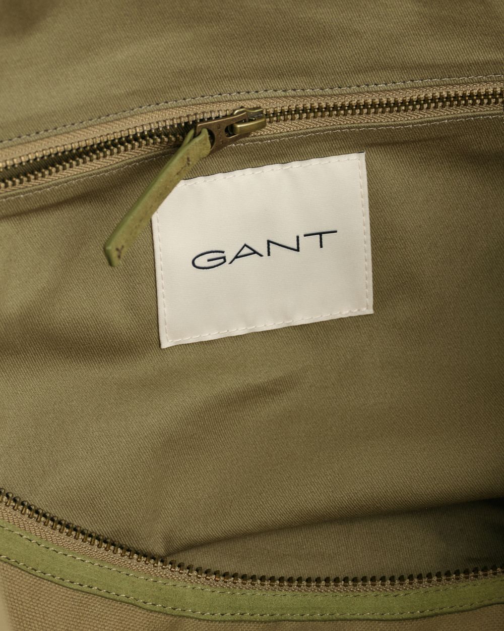 Duffelbag med ensfarget shield-logo | GANT Norge