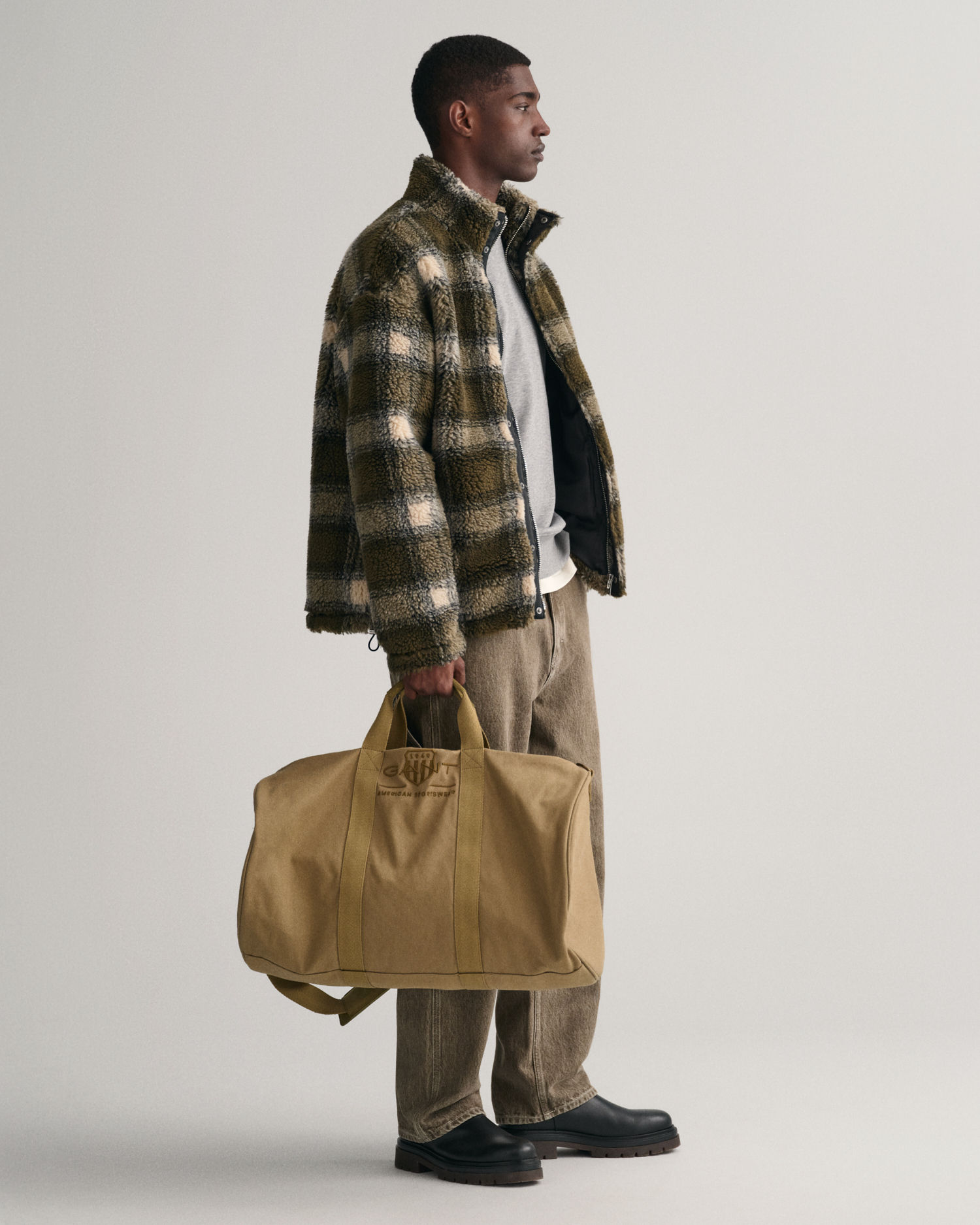 Duffelbag med ensfarget shield-logo | GANT Norge