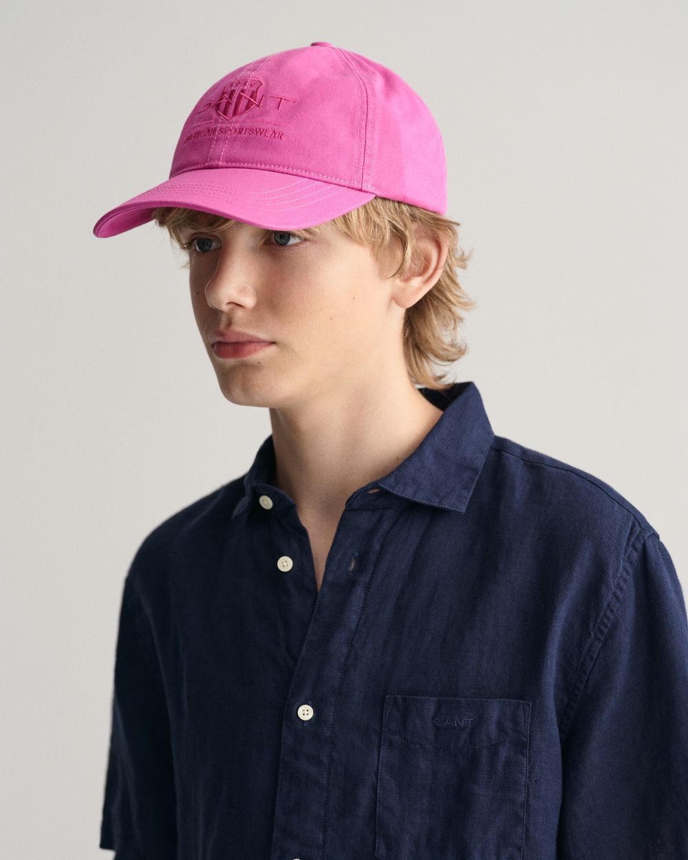 Teens caps med ensfarget logo | Siste mote: Klær, tilbehør og interiør ...