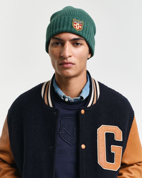 Lue i ull med badge | Siste mote: Klær, tilbehør og interiør | GANT.no