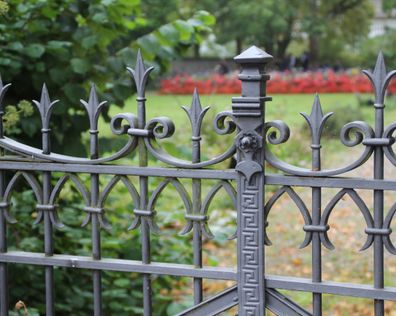 Custom Iron Fence Designs - Monarch Ironworks