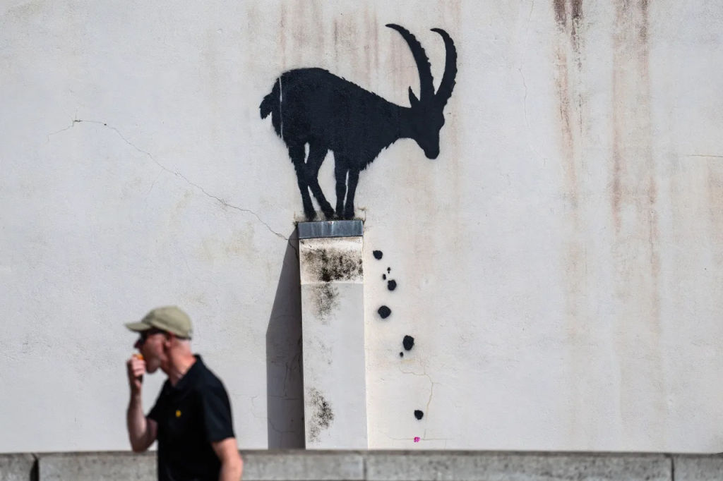 Photo Gallery: Banksy’s Nine-Day Wild Urban Safari Murals Across London