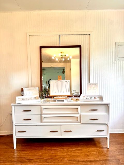 Visit the Le Serey Studio - Community Directory Photo Album By Le Serey