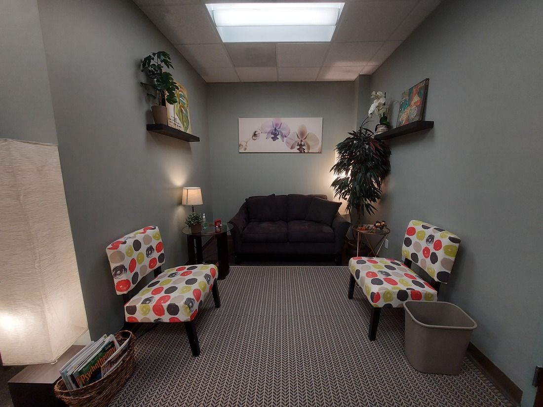 LARGE WINDOW OFFICE -Furnished with stunning view - Treatment rooms and ...