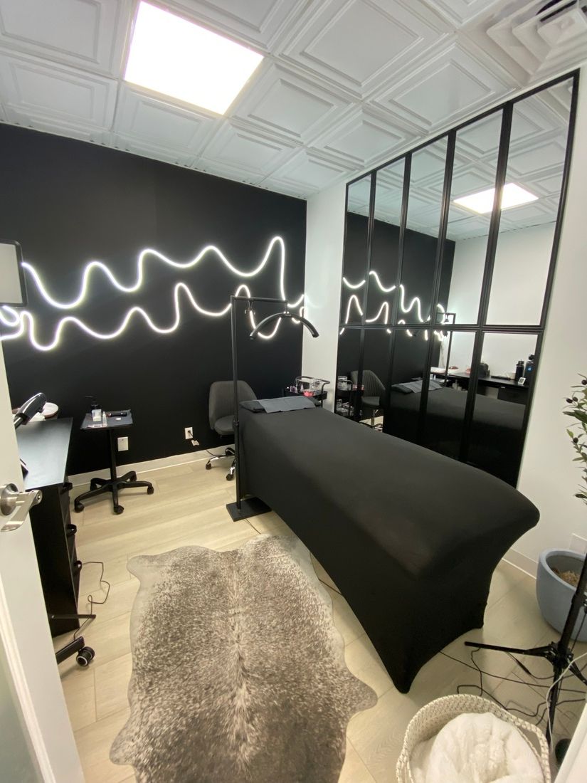 room for rent Lashes/ Massage Therapist/ Acupuncture/ Facial (Bankers ...