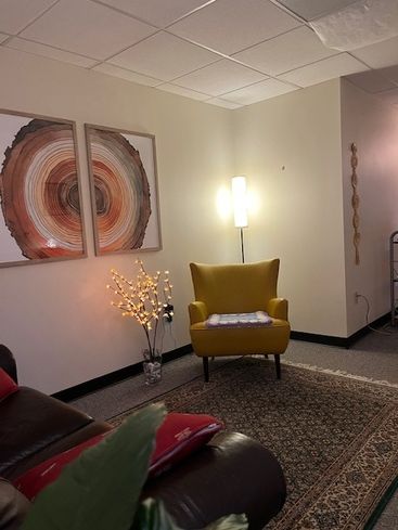 Full time room for naturopathy, acupuncture, massage or other bodywork ...