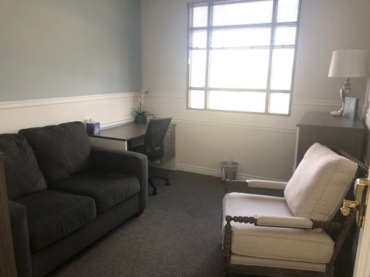 Therapy Offices and Group Rooms on the Boulevard - Treatment rooms and ...