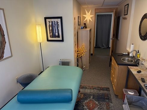 Full time room for naturopathy, acupuncture, massage or other bodywork ...