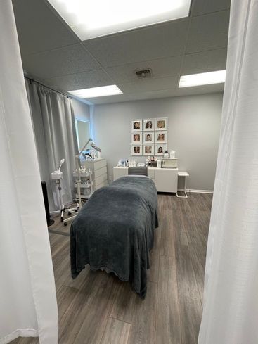 Therapist/Massage/Service Provider rooms - Treatment rooms and therapy ...