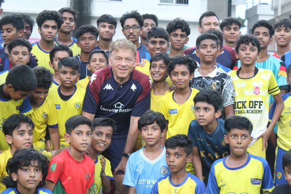 Book courts, Kids Coaching, Football, Badminton, Swimming near you