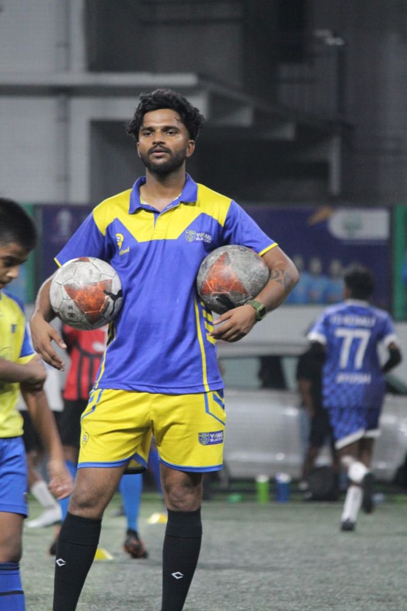 Book courts, Kids Coaching, Football, Badminton, Swimming near you