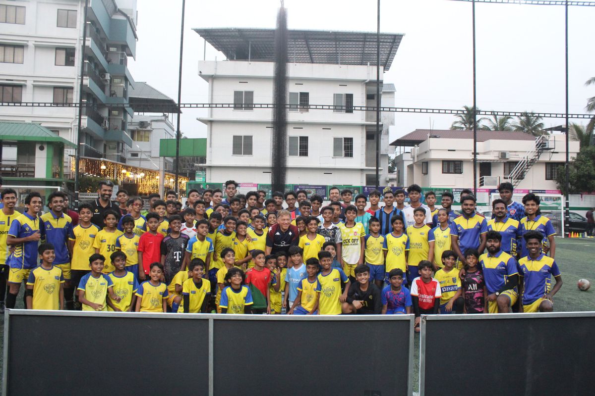 Book courts, Kids Coaching, Football, Badminton, Swimming near you